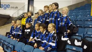 U11 Girls trip to Millwall to be Guard of Honours - Gallery - Long Lane JFC