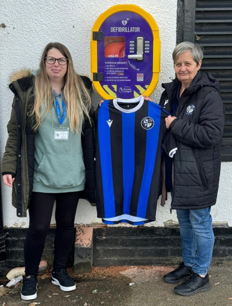 New defibrillator at The Lane - Long Lane JFC