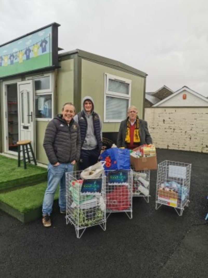 CARMARTHEN TOWN AFC SUPPORT LOCAL FOODBANK - Carmarthen Town AFC