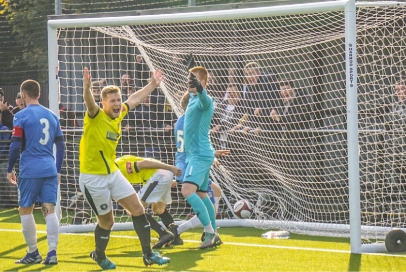 Tigers sign Vaughan Redford - Worksop Town FC