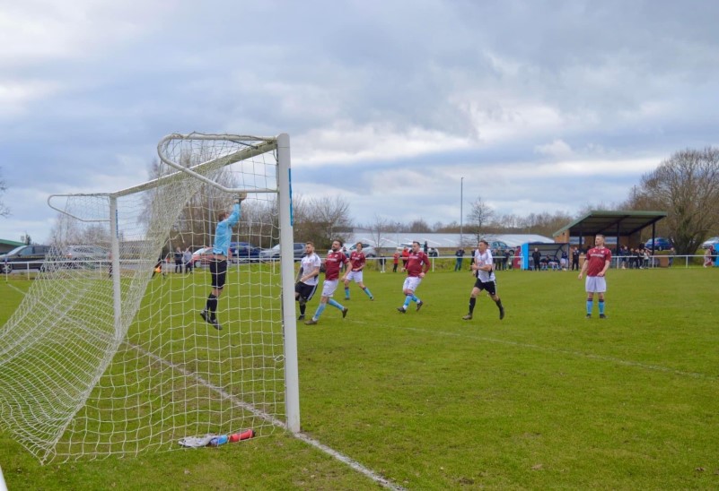 Lilywhites win in nervy end to Rhostlyllen game - CPD Y RHYL 1879