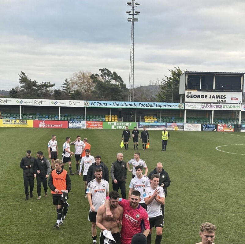 Captain Fairhurst leads from the front in 3-0 win - CPD Y RHYL 1879