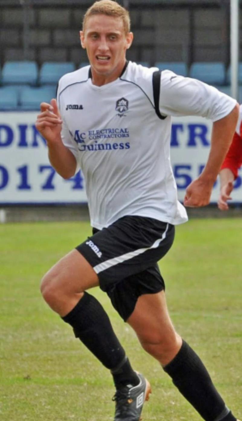 Chris Rimmer returns to the Lilywhites - CPD Y RHYL 1879