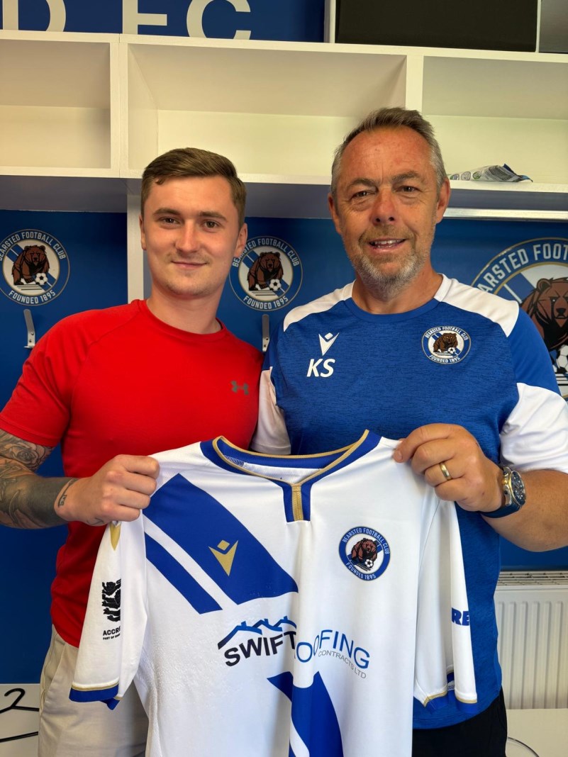 Brad Jeffrey signs - Bearsted FC