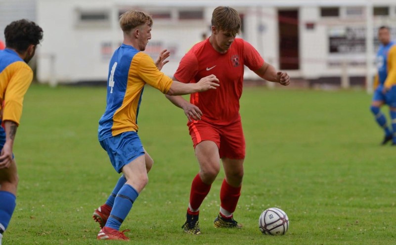 Striker Finlay becomes an Ashes Player - Saltash United Football Club