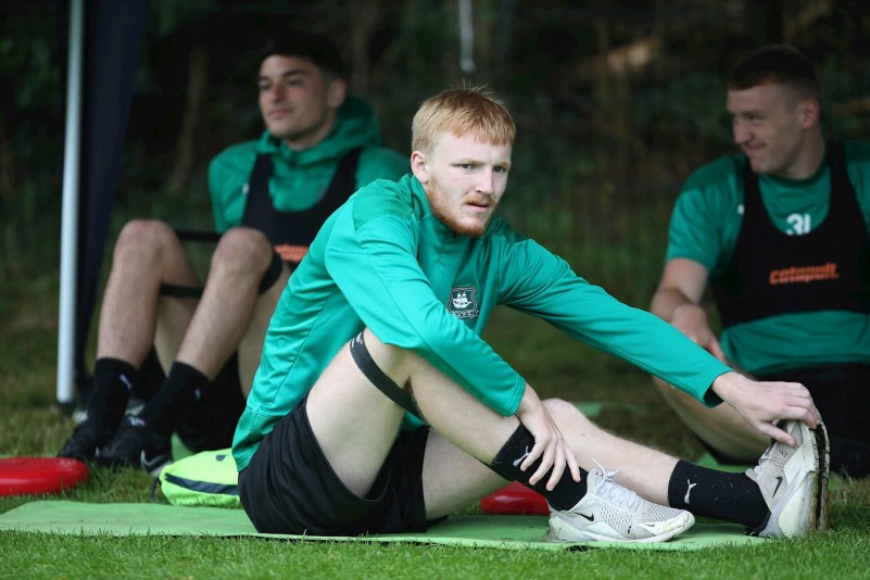 Rubin signs for the Ashes - Saltash United Football Club