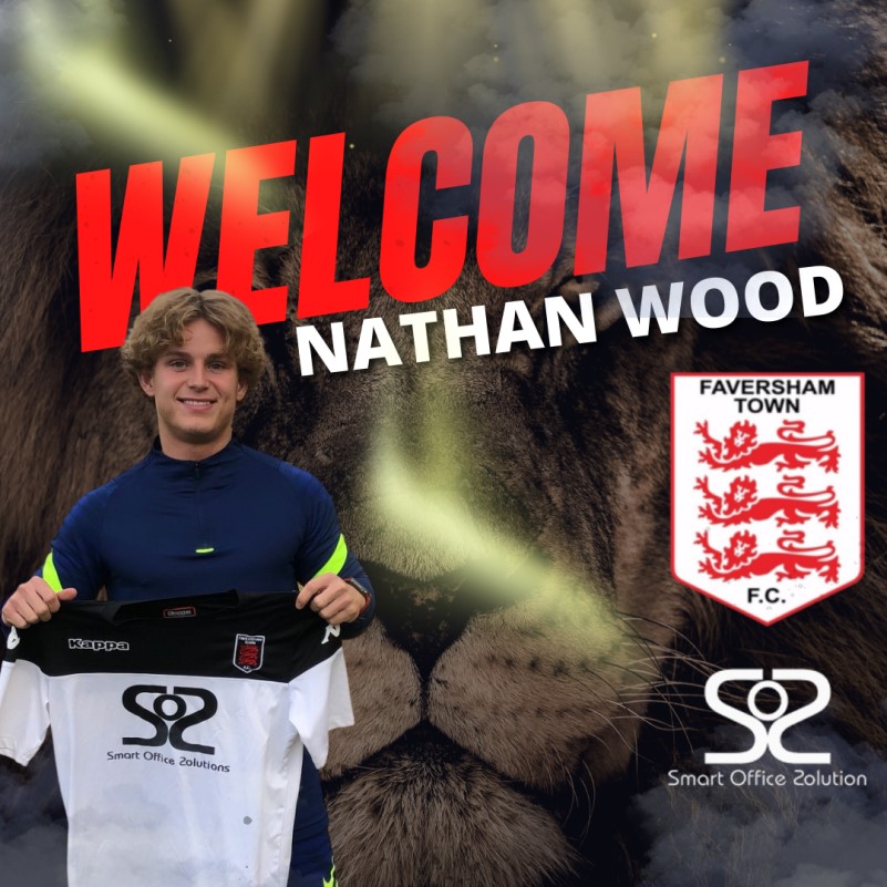 NATHAN SIGNS ON THE DOTTED LINE - Faversham Town F.C.