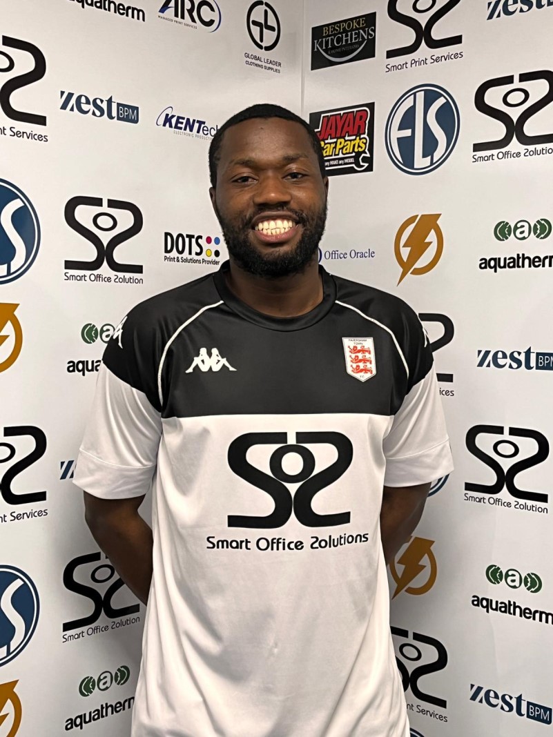 MO SIGNS FOR THE LILYWHITES - Faversham Town F.C.