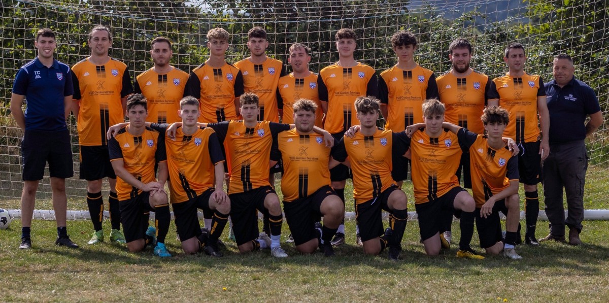 Men's sunday team - Goring United FC