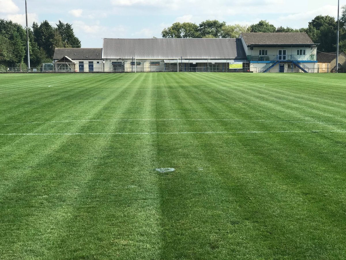 Carterton FC First Team Hellenic Div 1 - Carterton Football Club