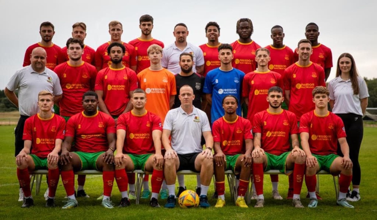 Mens - 1st Team Holyport Football Club | Maidenhead, Berkshire